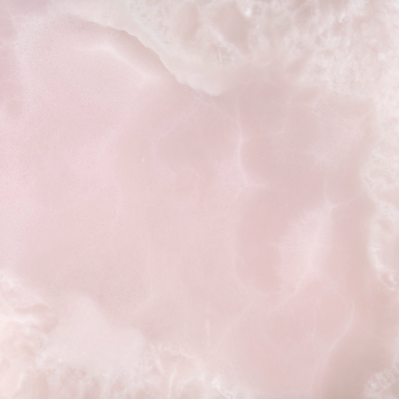 A Buyer’s Guide to Natural Onyx: Varieties, and Applications